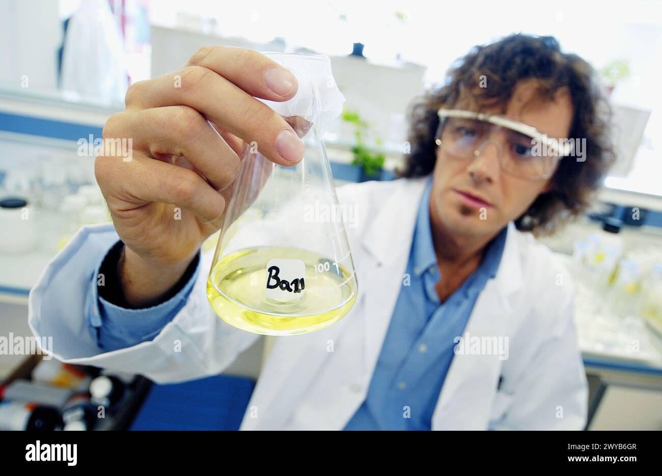 Chemical characterization laboratory Stock Photo - Alamy