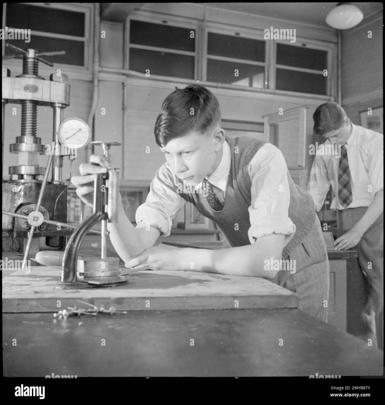 TECHNICAL SCHOOL: TRAINING AT TOTTENHAM POLYTECHNIC, MIDDLESEX, ENGLAND ...