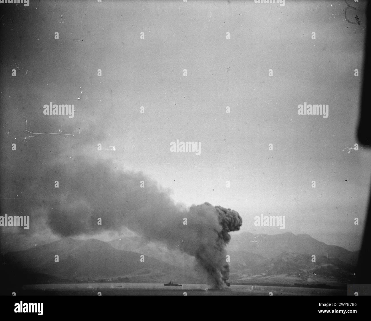 NORTH AFRICA OPERATIONS. 12 NOVEMBER 1942, BOUGIE, ALGERIA. - SS CATHAY ...