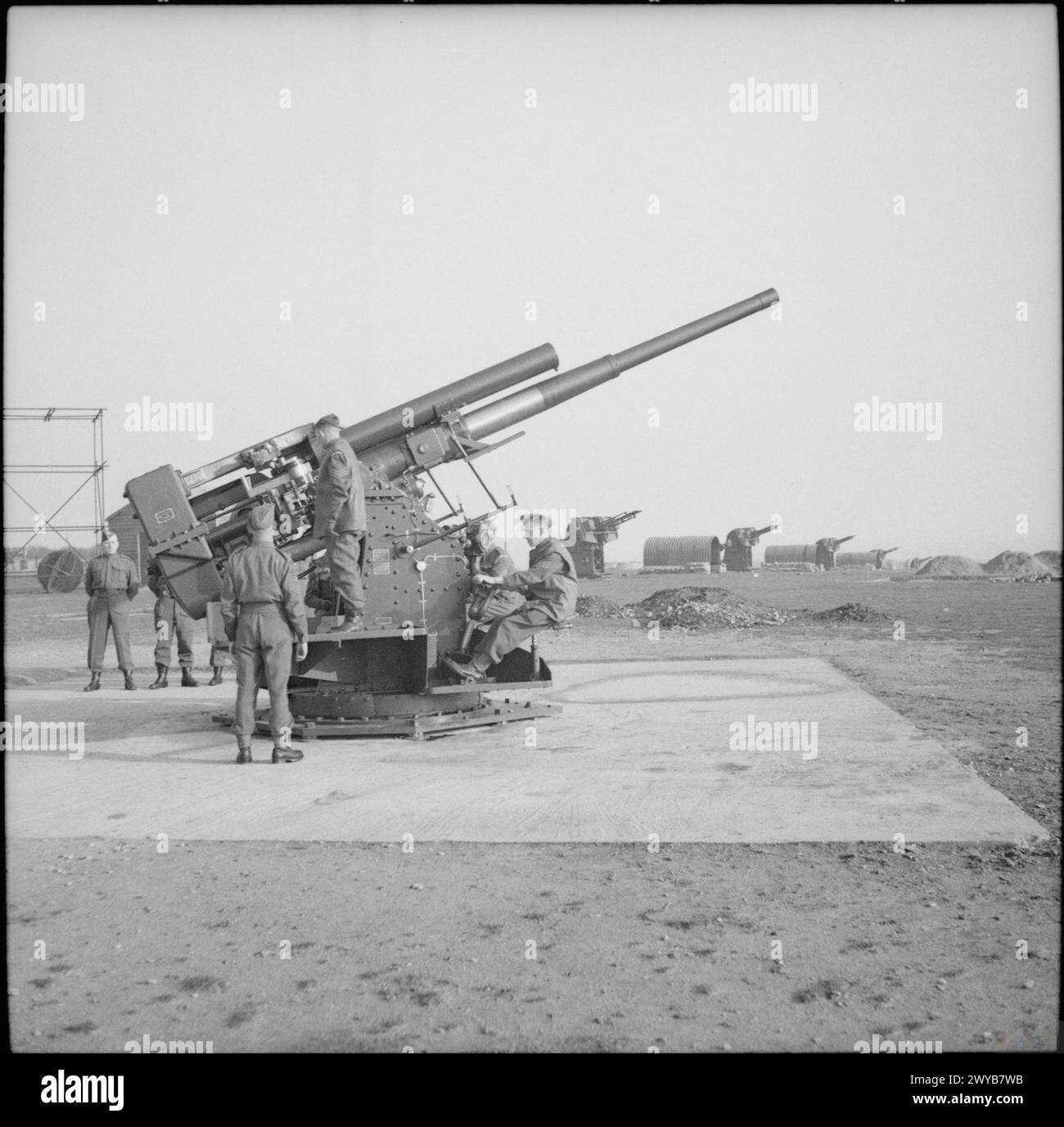 HOME GUARDS GIVE UP HOLIDAYS FOR A.A. TRAINING - Original wartime ...