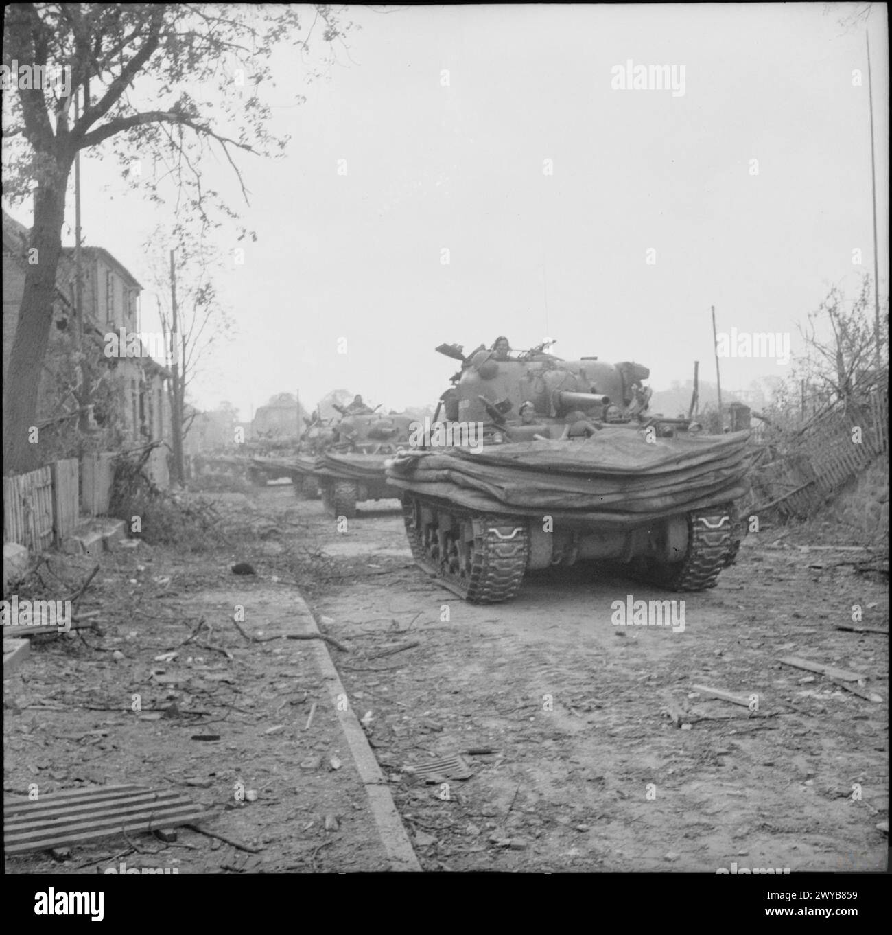 THE BRITISH ARMY IN NORTH-WEST EUROPE 1944-45 - Sherman DD tanks with ...