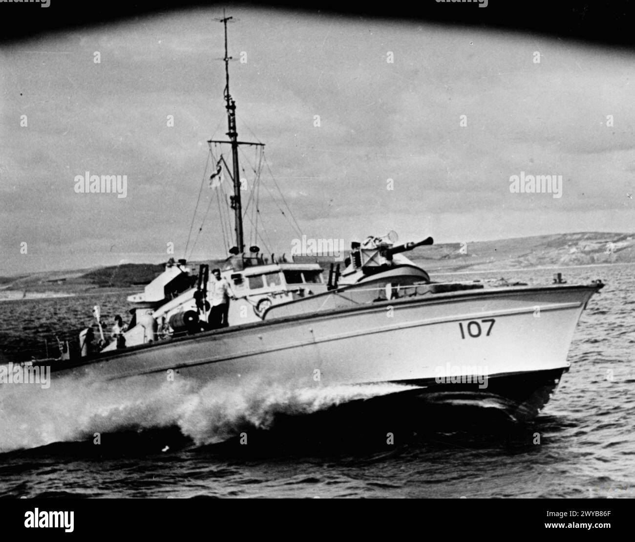 MGB 107 - Underway at speed. , Royal Navy, MGB 107, Motor Gun Boat ...