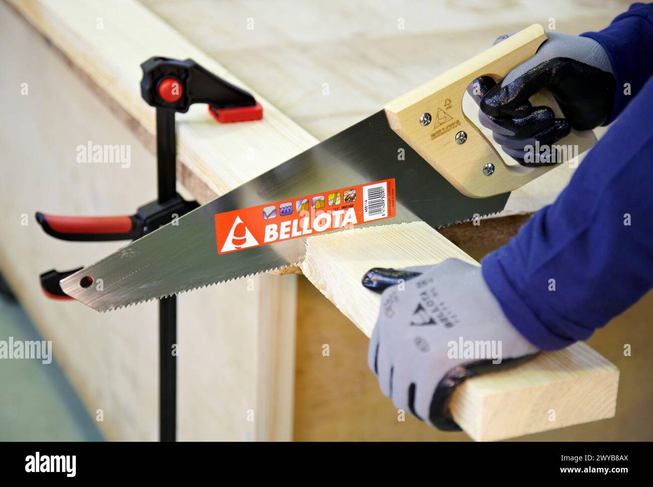Handsaws hi-res stock photography and images - Alamy