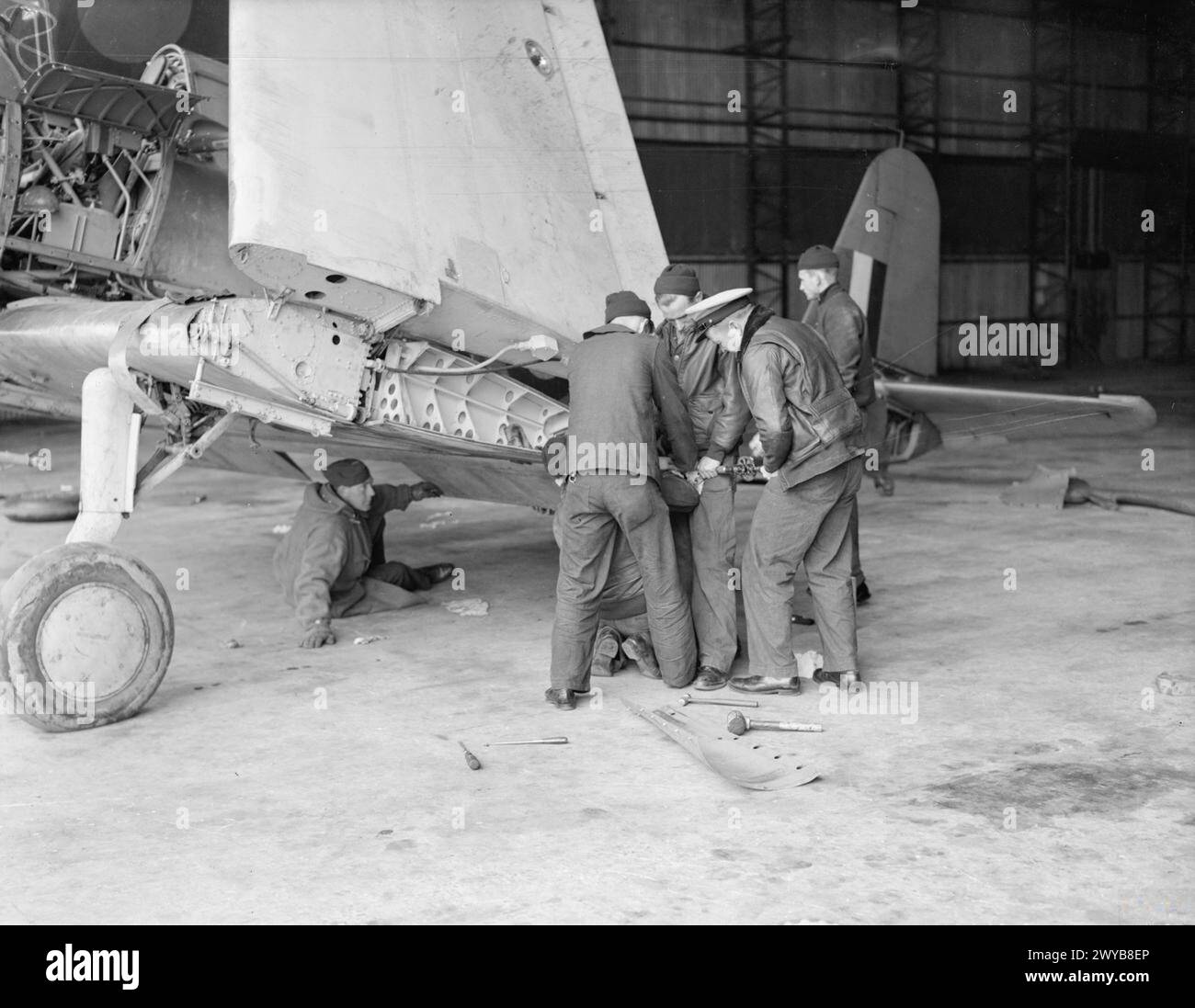 US NAVAL AIRMEN ARRIVE IN BRITAIN. APRIL 1942, ROYAL NAVAL AIR STATION ...