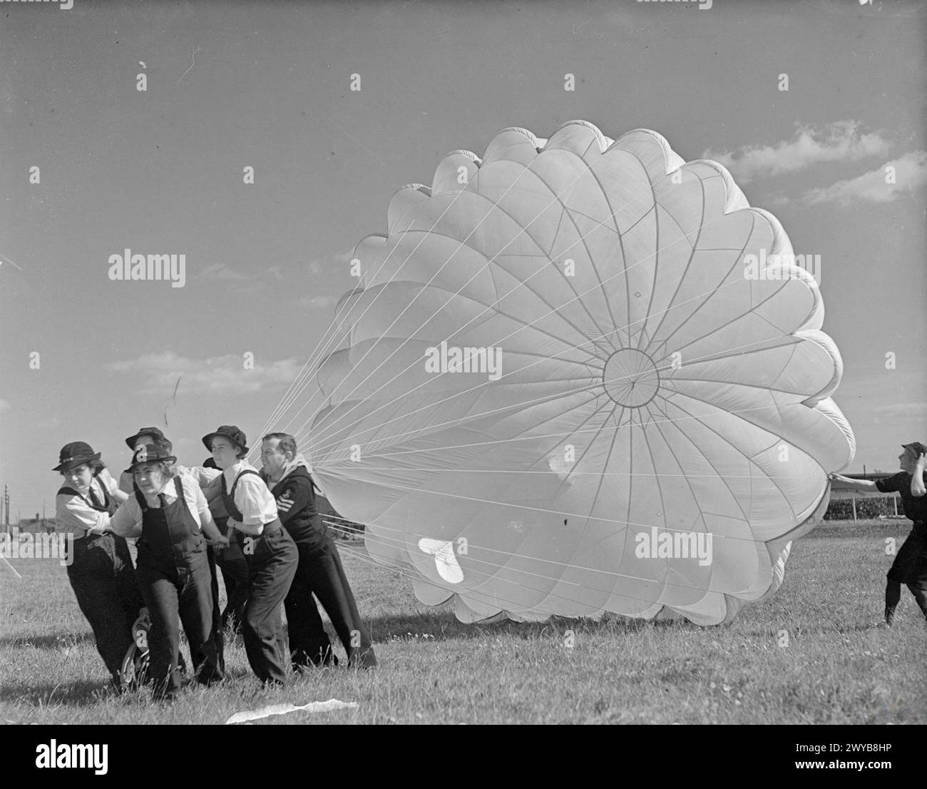 "WREN" PACKERS TEST A 'CHUTE AT A NAVAL AIR STATION, LEE-ON-SOLENT ...