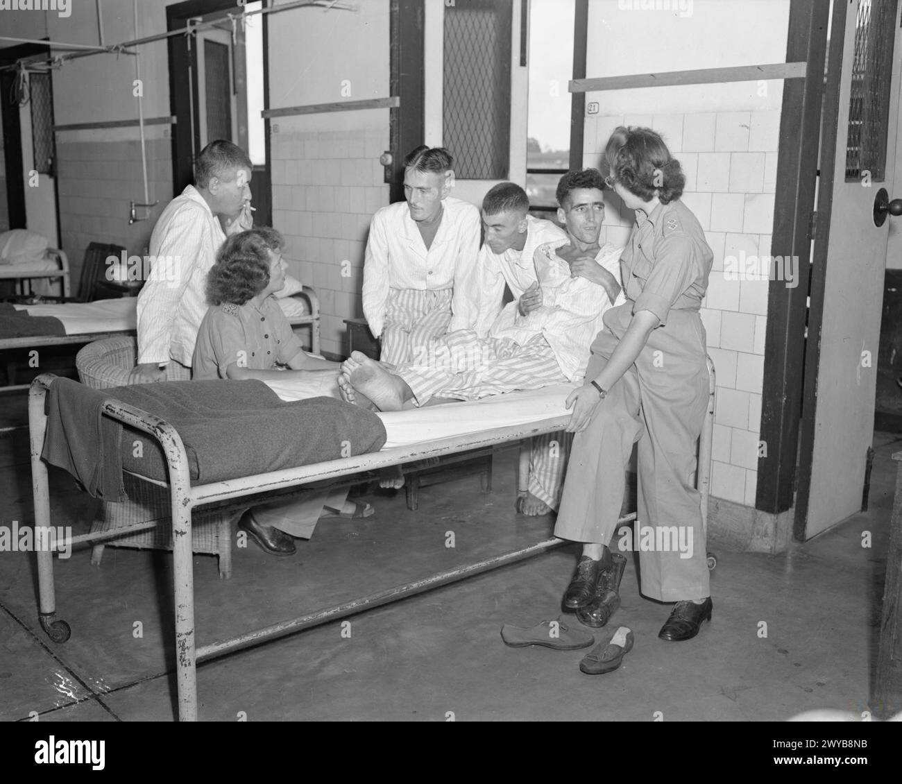 Two british army nurses hi-res stock photography and images - Alamy