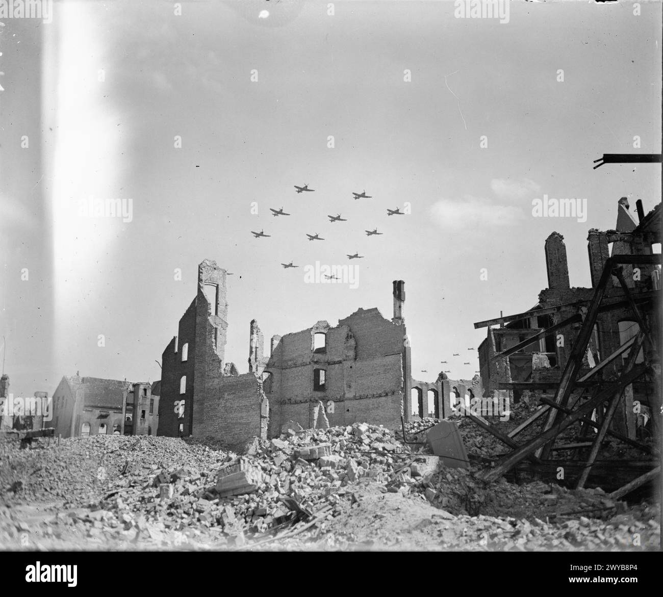 ROYAL AIR FORCE: BRITISH AIR FORCES OF OCCUPATION, 1945. - Formations ...