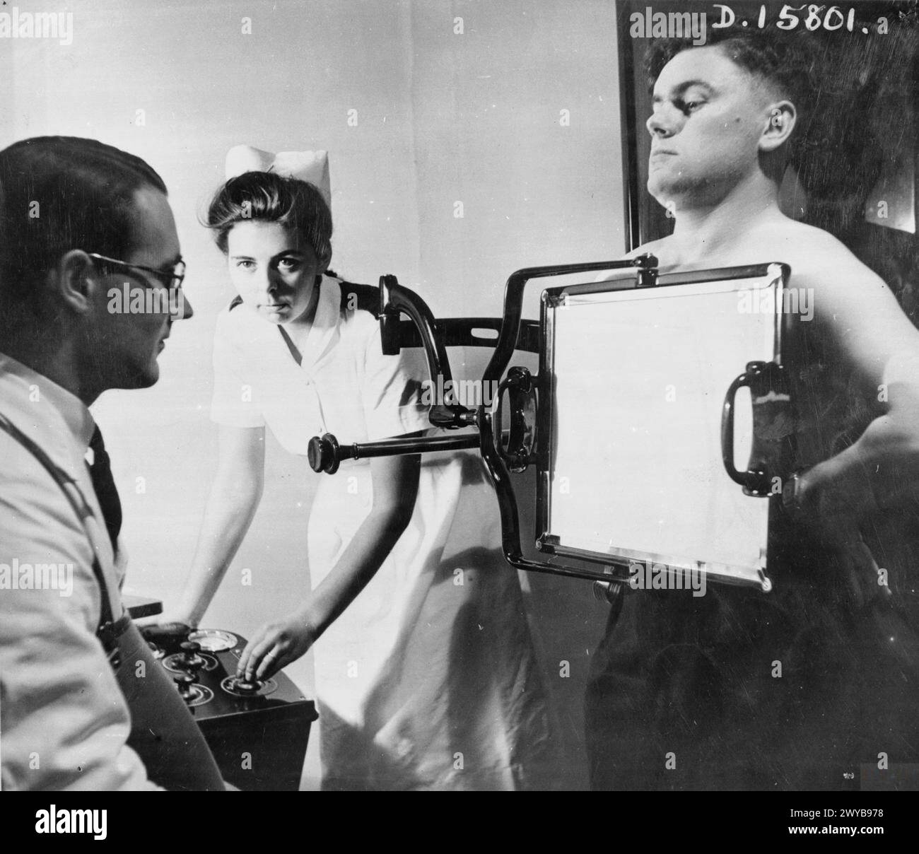Doctor treating tb hi-res stock photography and images - Alamy
