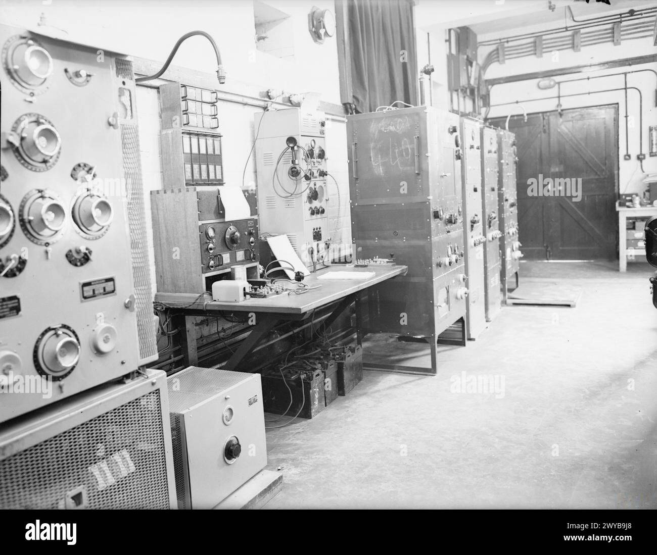 PRENTON WT STATION AND DERBY HOUSE, SIGNAL SECTION. 1942. - The ...