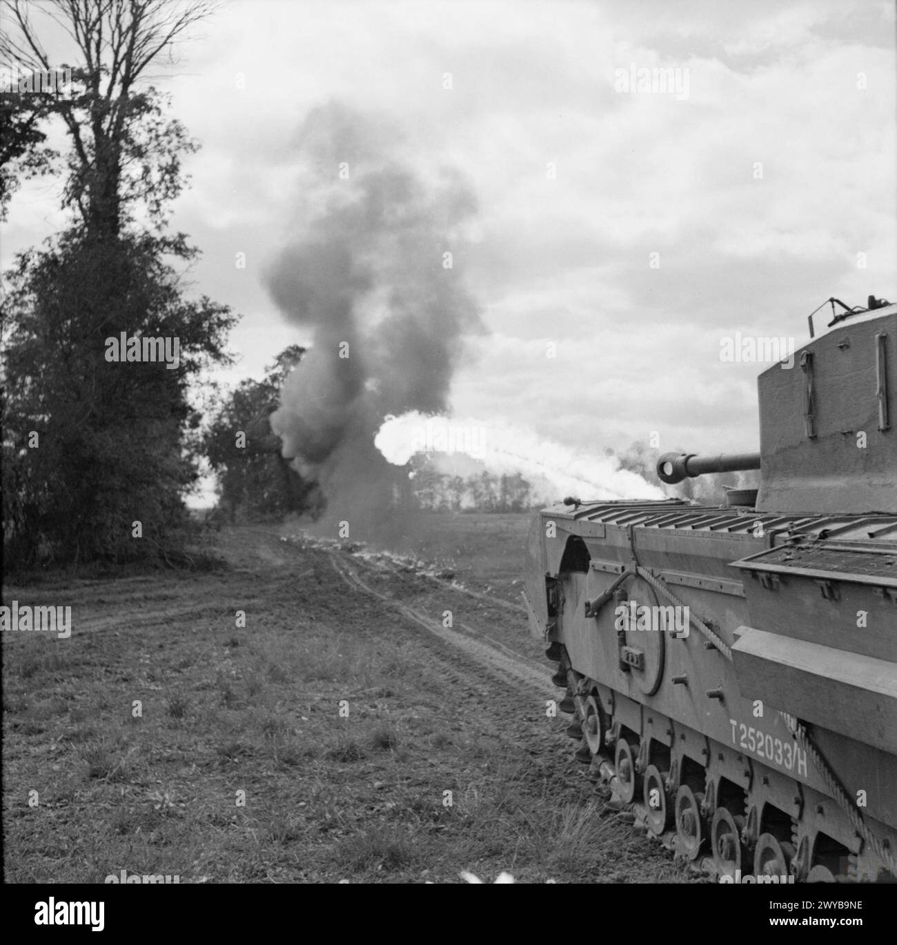A Churchill Crocodile Tank Hi res Stock Photography And Images Alamy