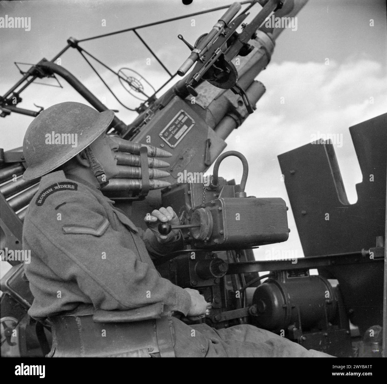 Bofors anti aircraft gun crew hi-res stock photography and images - Alamy