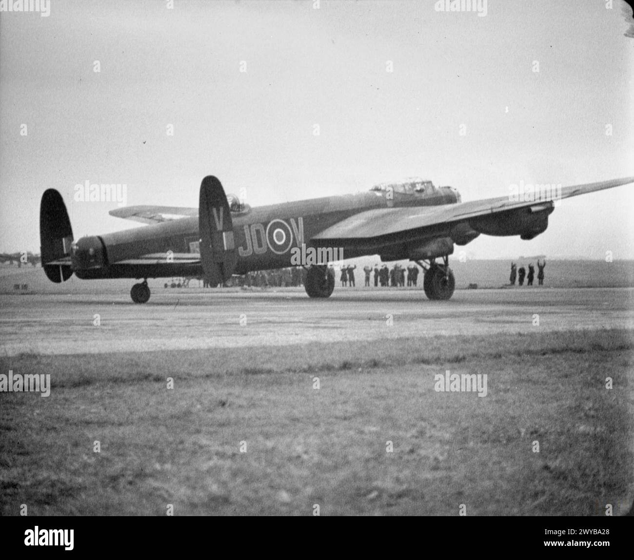 Avro Lancaster B Mark I PD337 of No. 463 Squadron RAAF prepares for ...