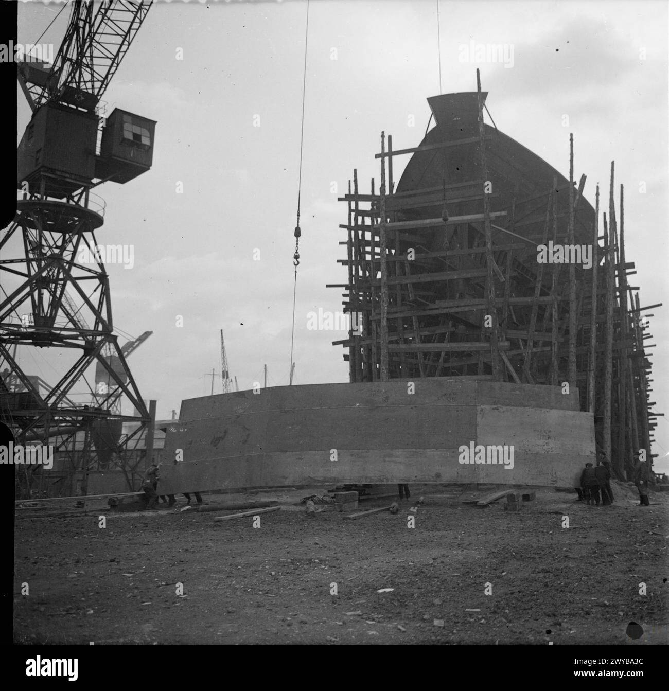 THE ROYAL NAVY DURING THE SECOND WORLD WAR - A six-ton bridge front ...