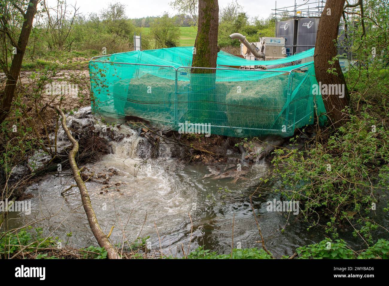 Amersham, UK. 5th April, 2024. Thames Water are continuing to discharge ...