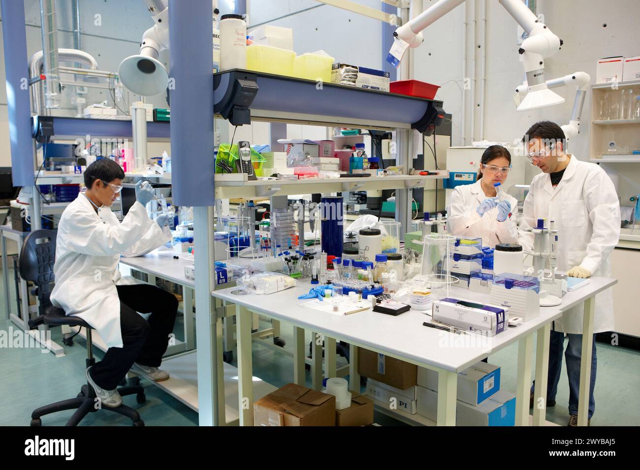 Synthesis Laboratory, CIC nanoGUNE, Nano science Cooperative Research ...