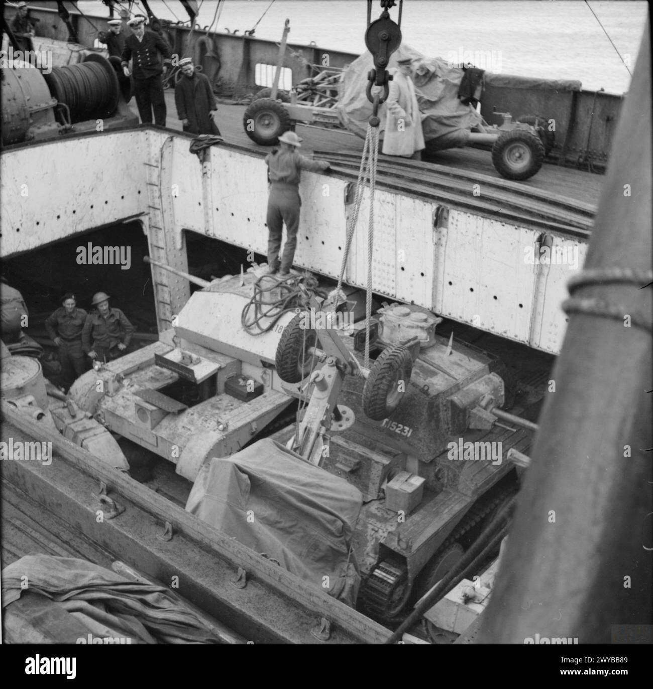 THE BRITISH ARMY ON MALTA 1942 - Cruiser tanks and a 40mm Bofors anti ...