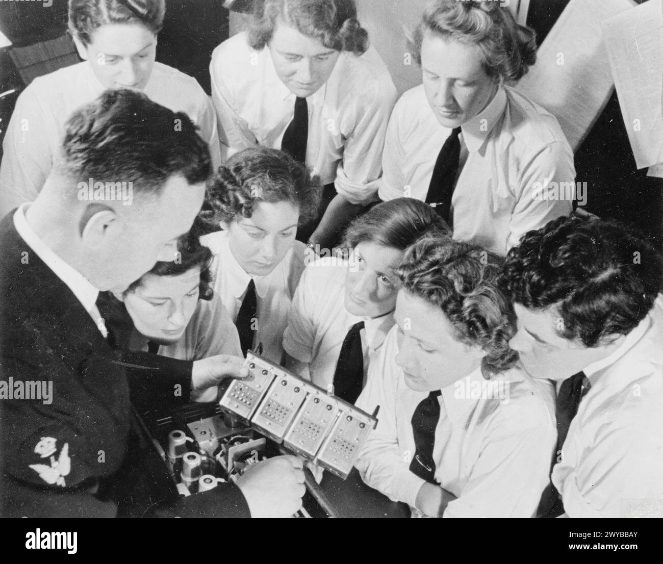 WRNS TRAINING OF WIRELESS TELEGRAPHISTS AT W/T NAVAL ESTABLISHMENT ...