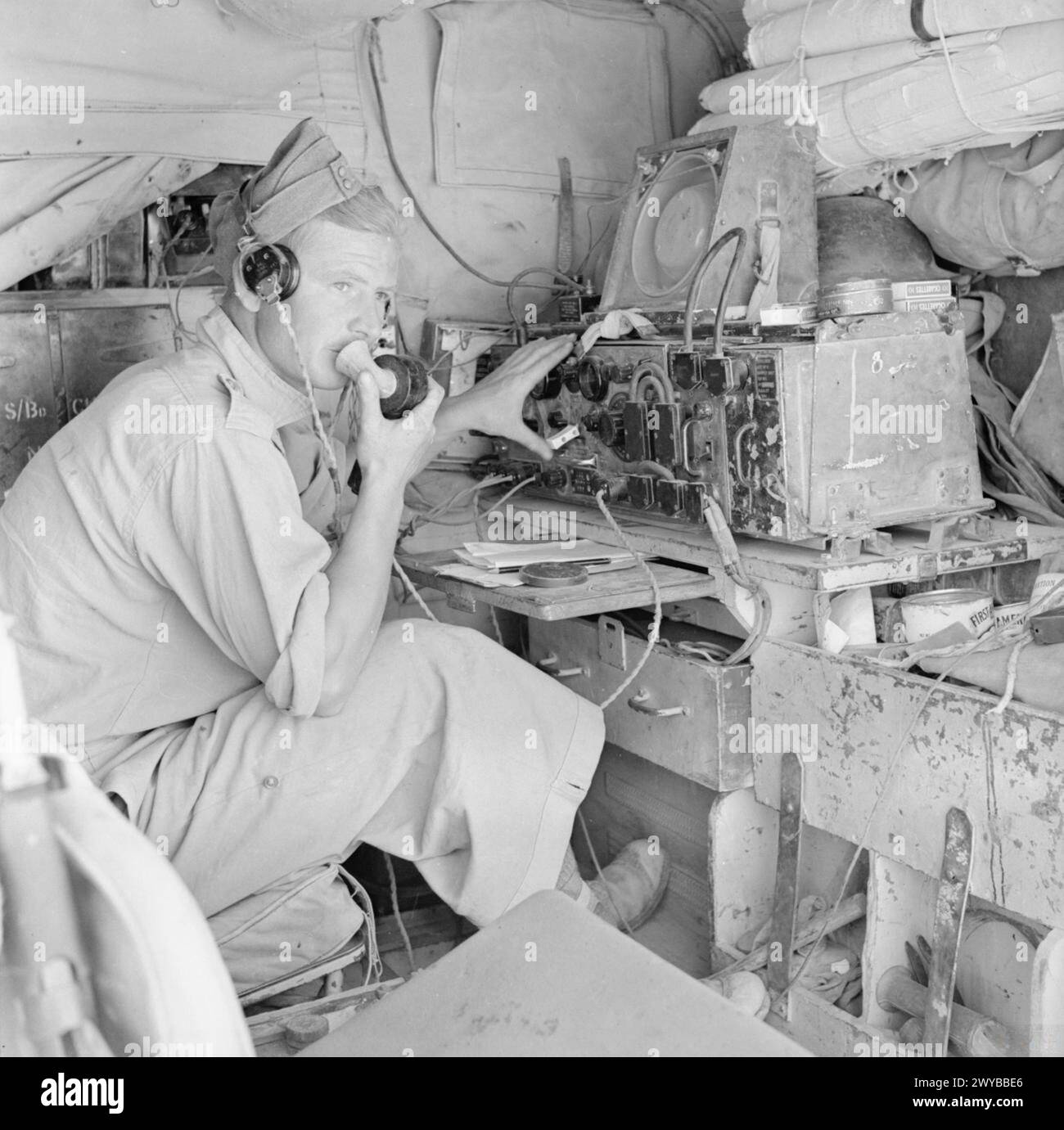 SECOND WORLD WAR 1939 - 1945: NORTH AFRICA. - British signaller at work ...