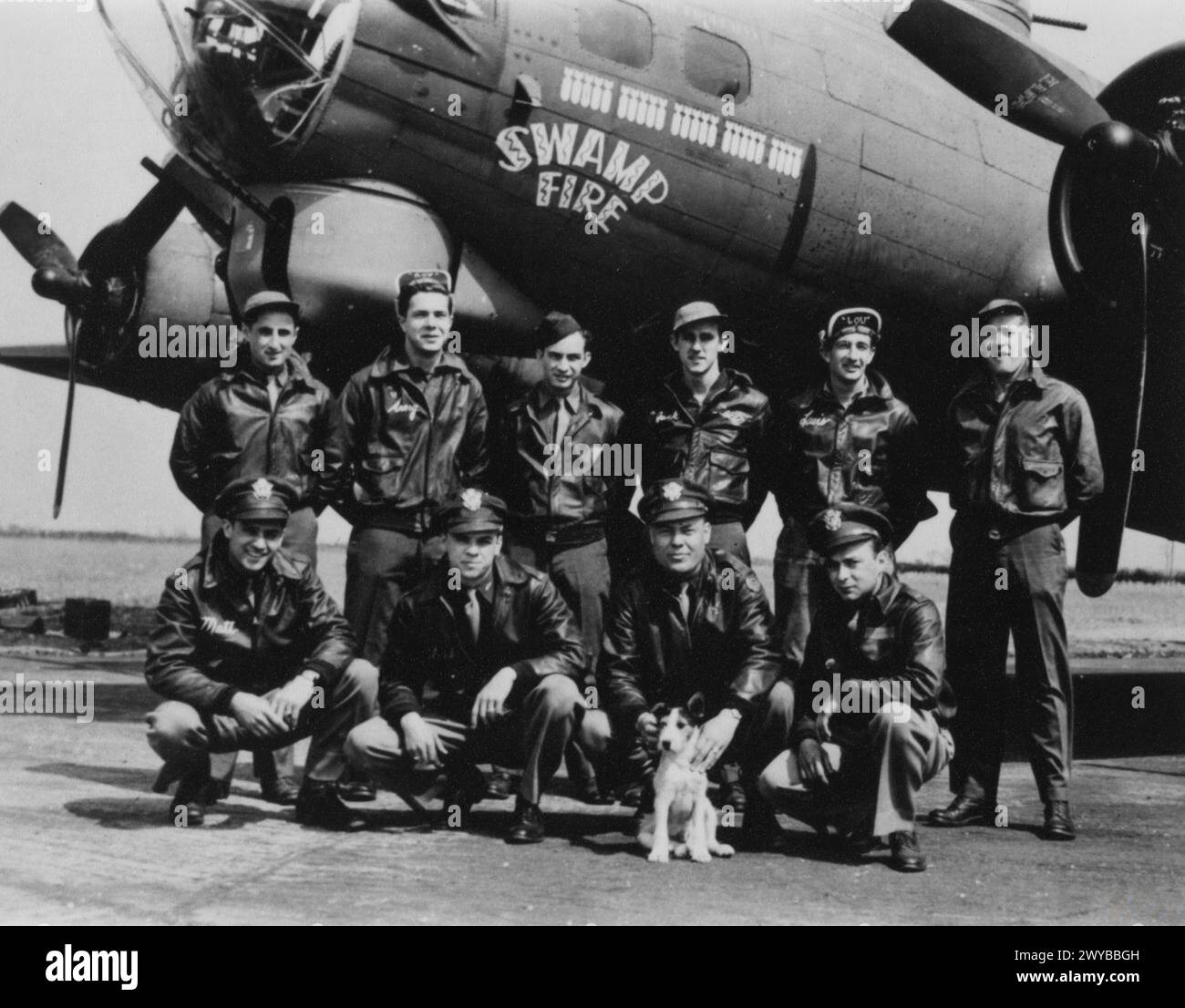 UNITED STATES EIGHTH AIR FORCE IN BRITAIN, 1942-1945 - A bomber crew of ...
