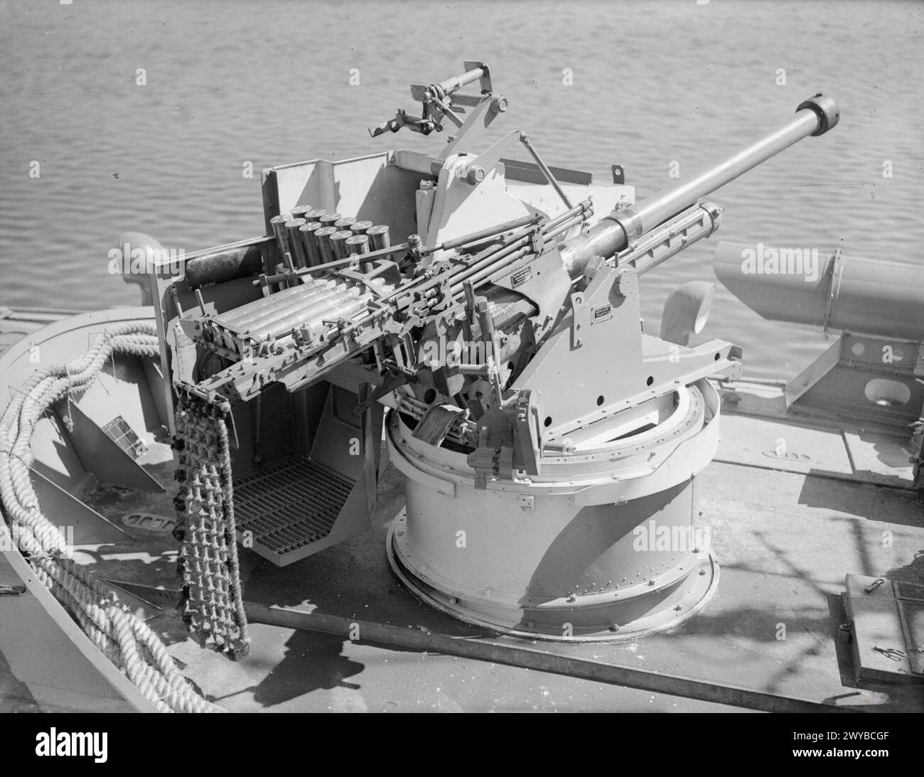 6 pounder 1944 hi-res stock photography and images - Alamy