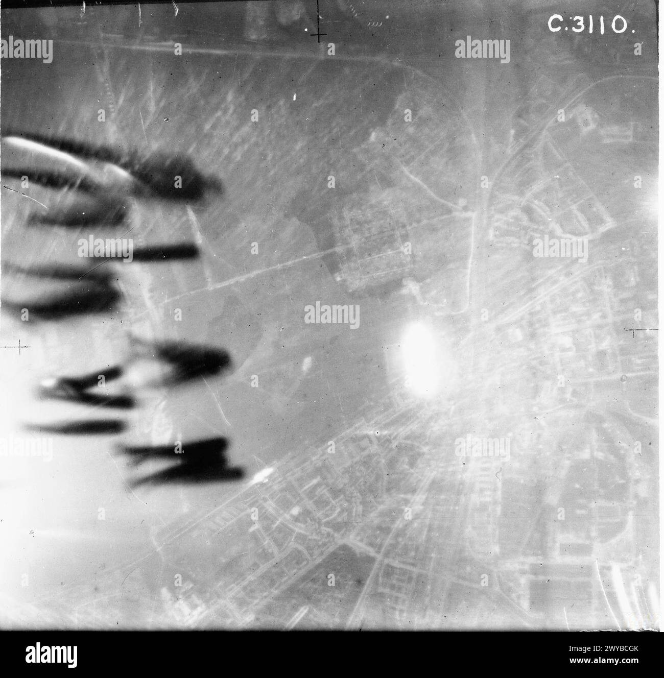 Suburbs from air night hi-res stock photography and images - Alamy