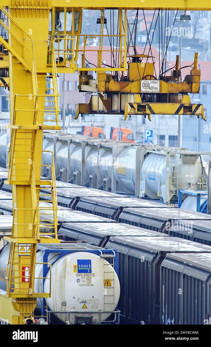 Freight trains. Irun. Guipúzcoa (Spanish-French border Stock Photo - Alamy