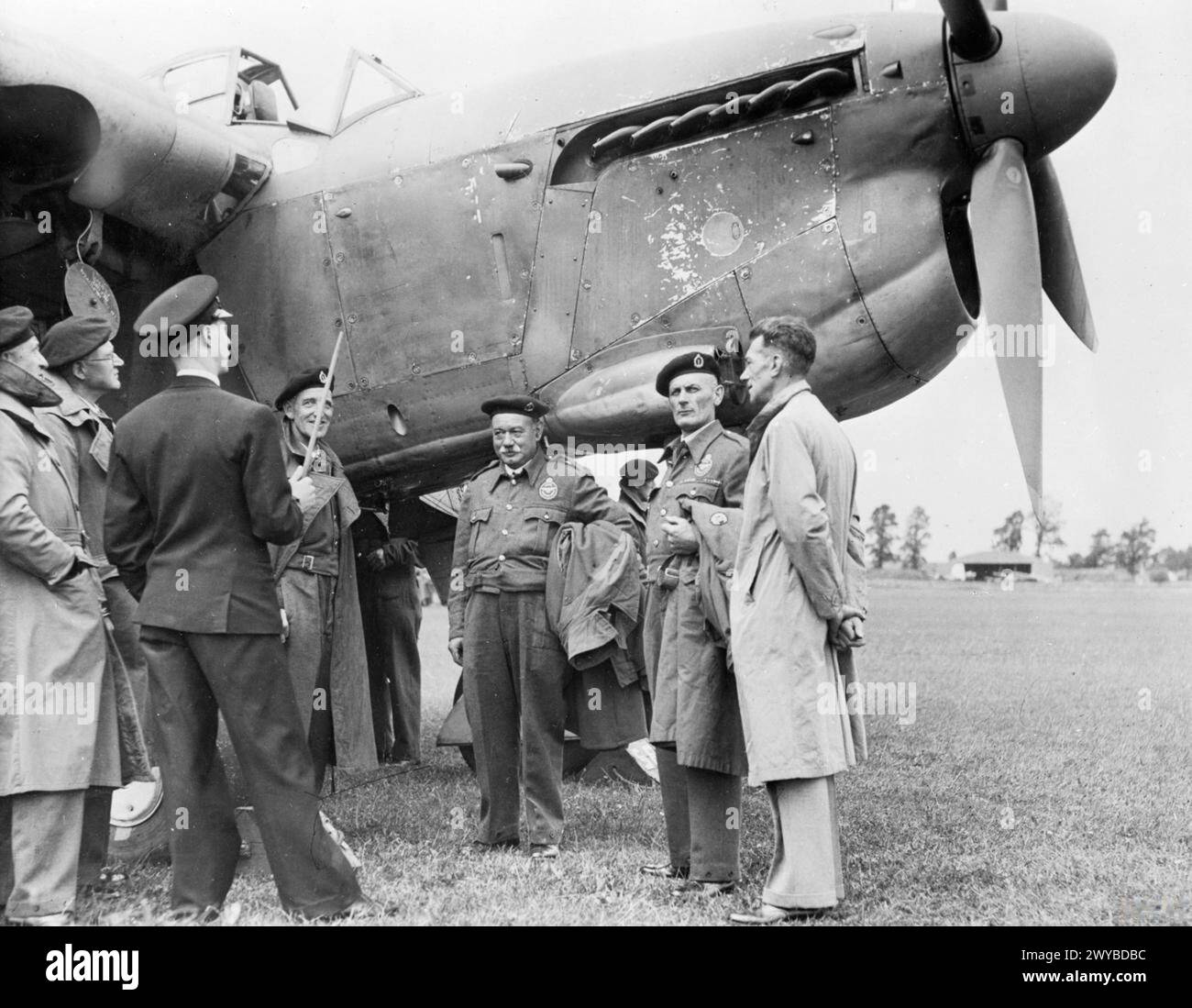 Royal Observer Corps personnel visit Royal Naval Air Station Henstridge ...