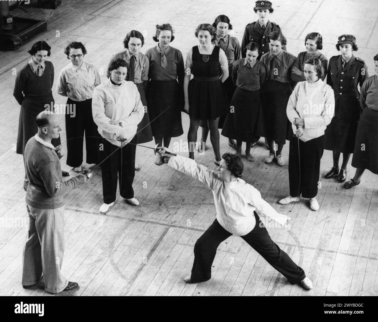 Fencing instruction hi-res stock photography and images - Alamy