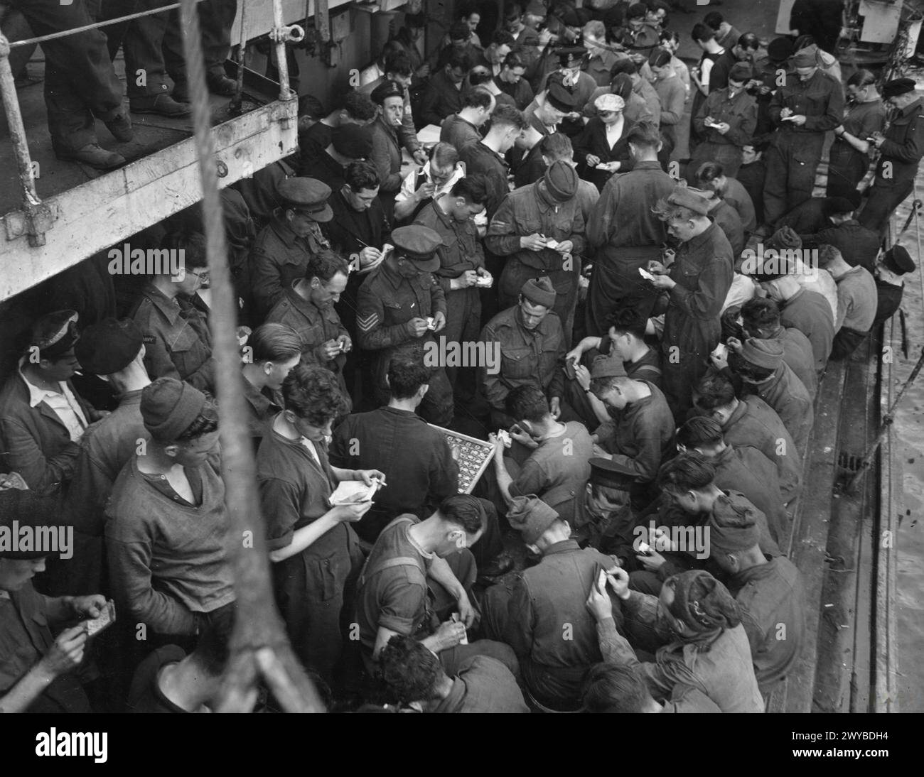 BRITAIN'S MULBERRY PORT BEGINS TO OPERATE. 12 TO 15 JUNE 1944 ...