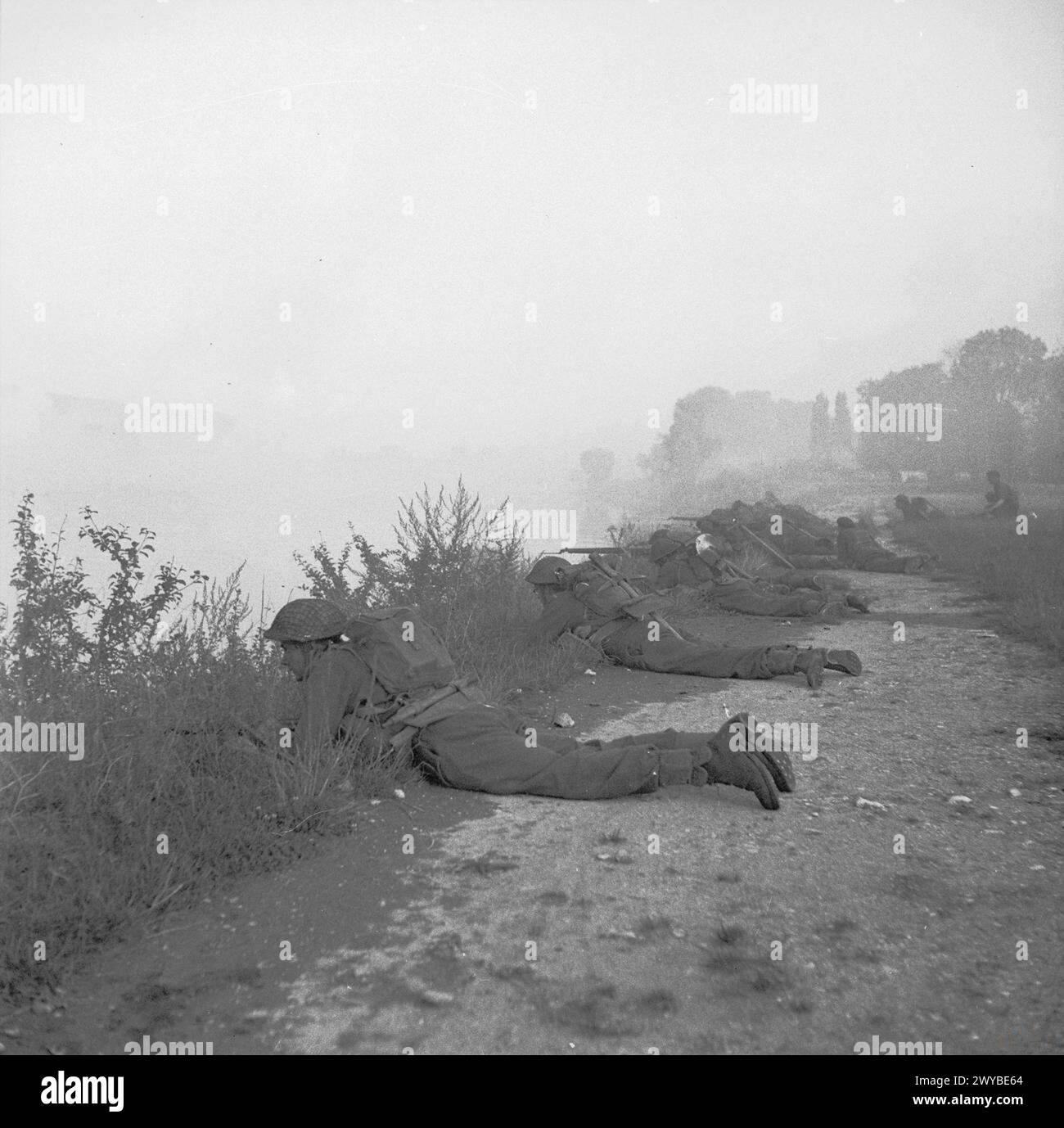 Fire advancing in line hi-res stock photography and images - Alamy