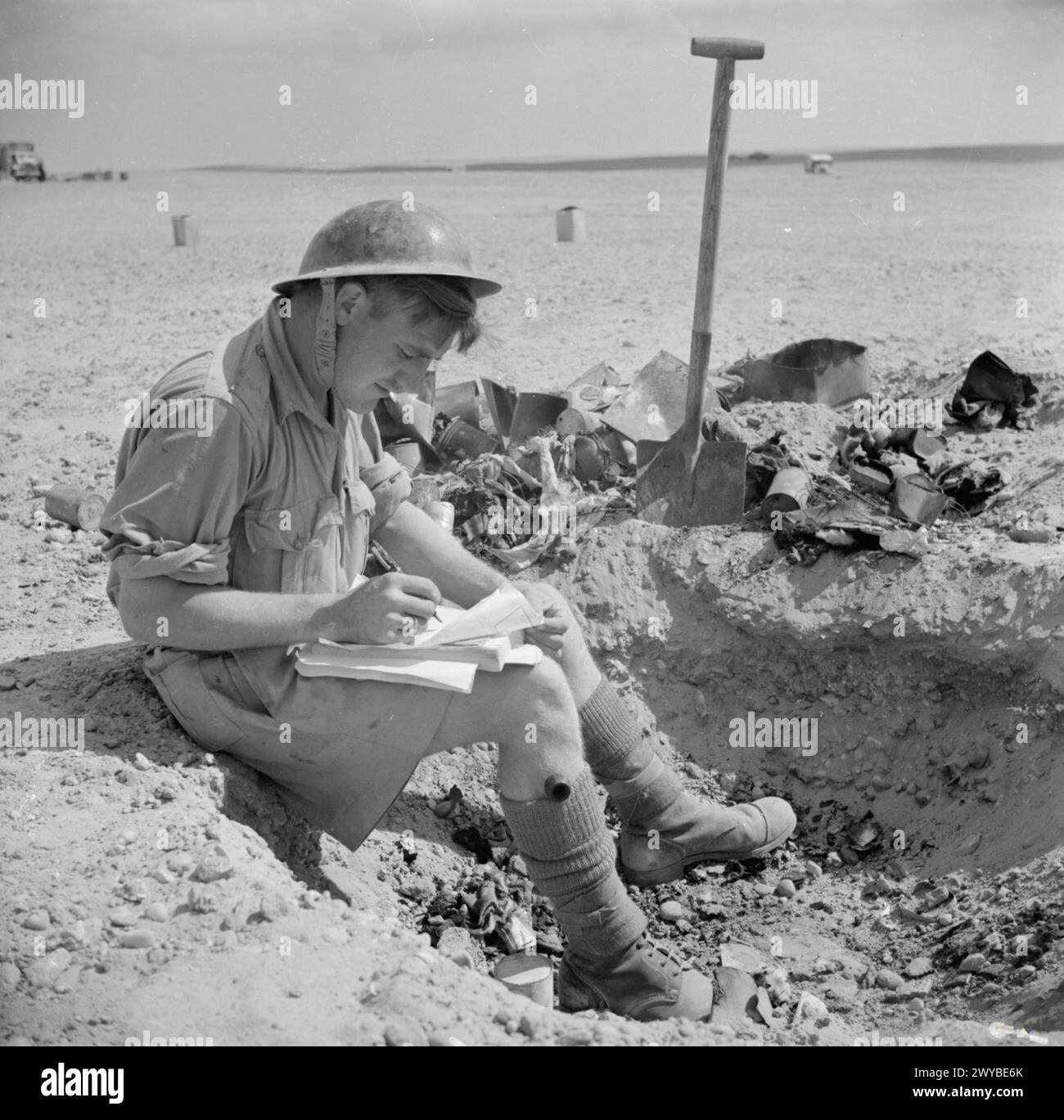 THE BRITISH ARMY IN NORTH AFRICA 1942 - A driver in the Royal Army ...