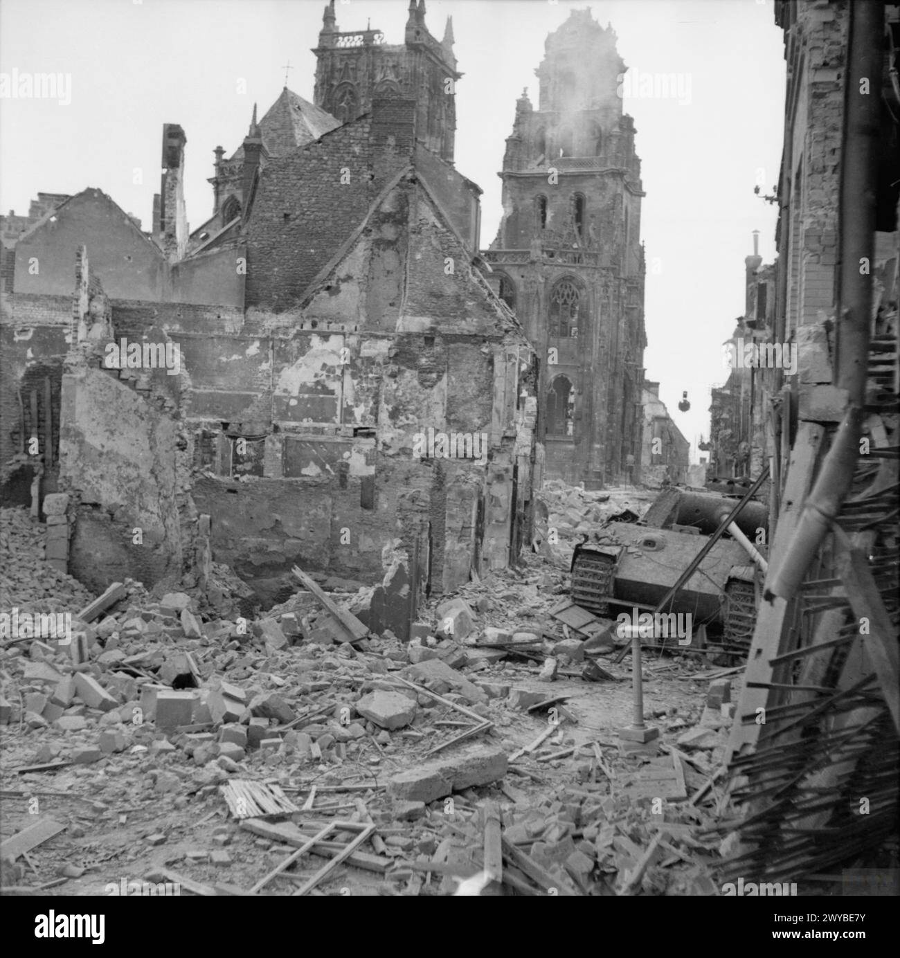 THE BRITISH ARMY IN NORMANDY 1944 - A German Panther tank lies among ...