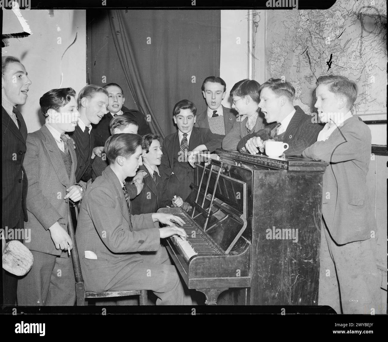 THE OXFORD AND BERMONDSEY BOYS' CLUBS: THE WORK OF BOYS CLUBS IN ...
