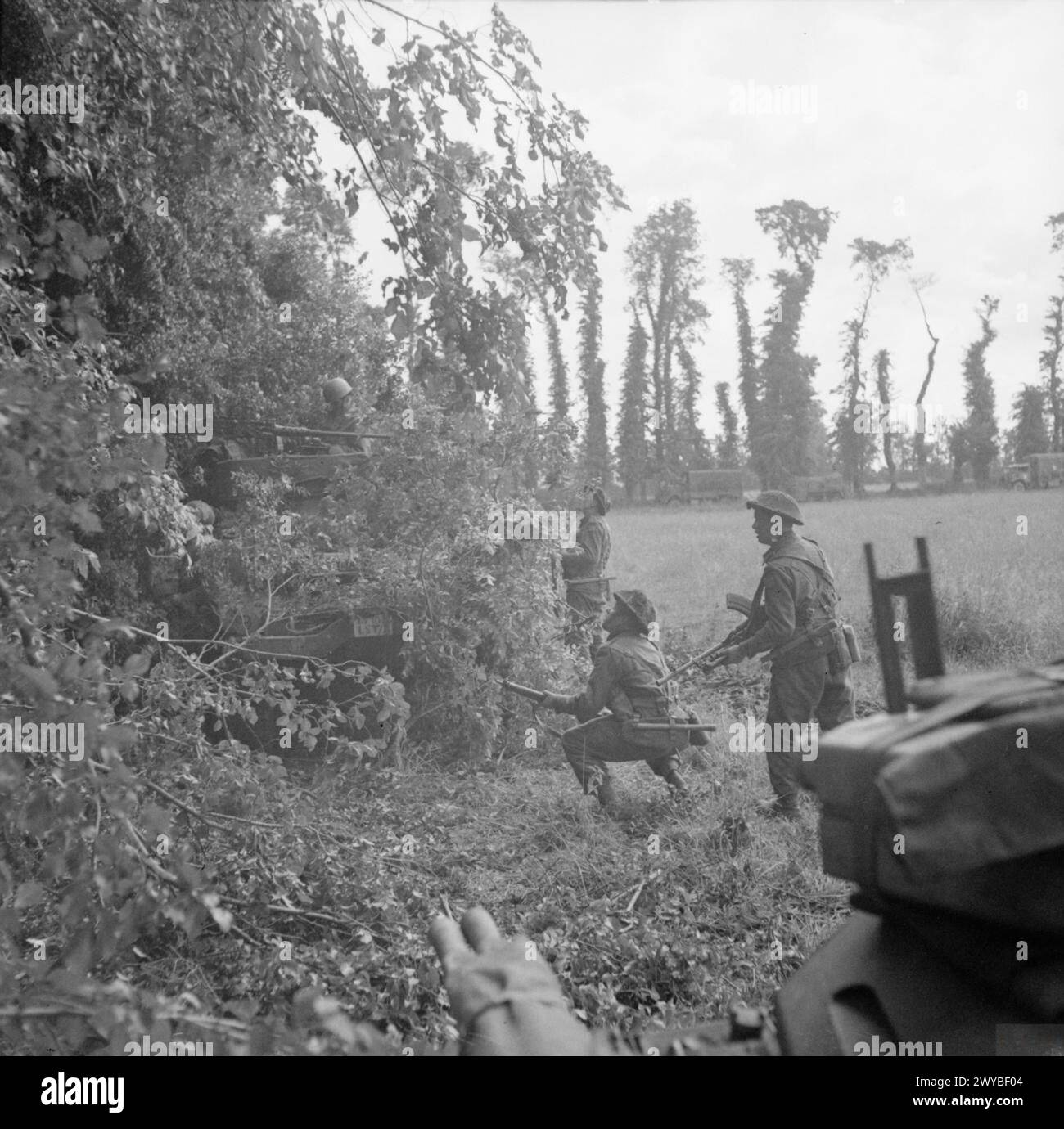 THE BRITISH ARMY IN NORTH-WEST EUROPE 1944-1945 - Original wartime ...