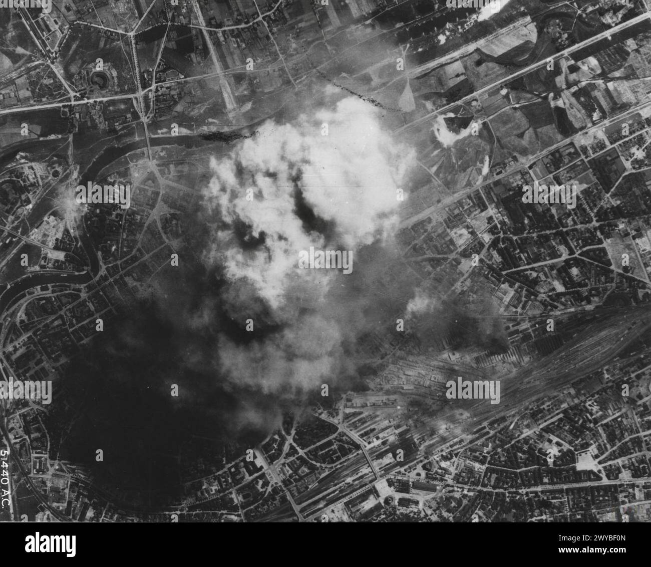 B-17 Flying Fortresses of the US 1st Bomb Division bomb Poznań, Poland ...