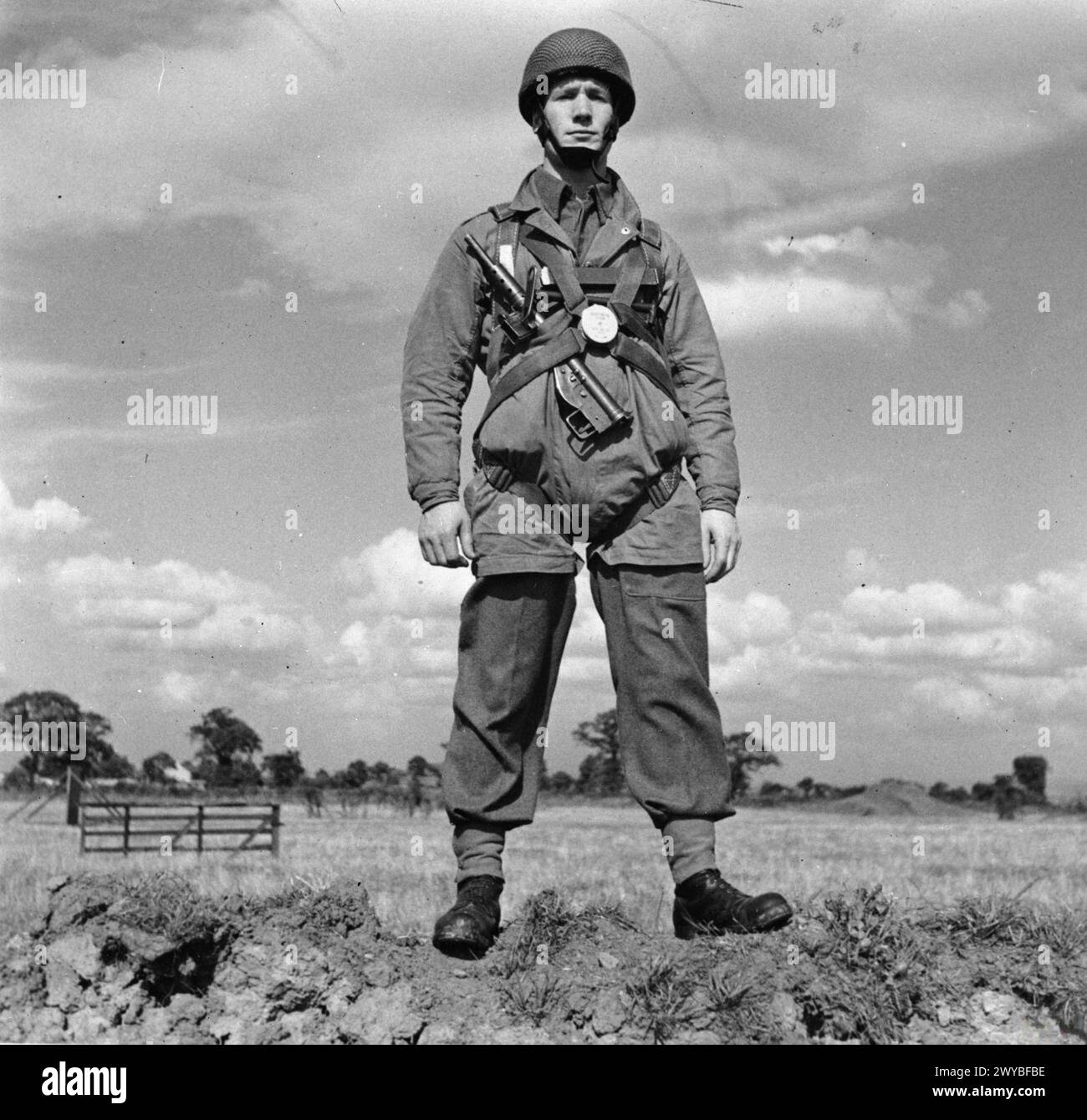 THE PARACHUTE REGIMENT IN TRAINING, RINGWAY, AUGUST 1942 - A ...