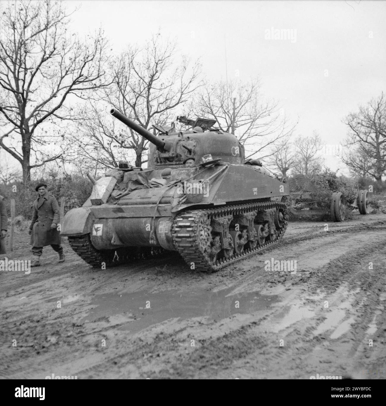 THE BRITISH ARMY IN ITALY 1944 - A Sherman tank of 46th Royal Tank ...