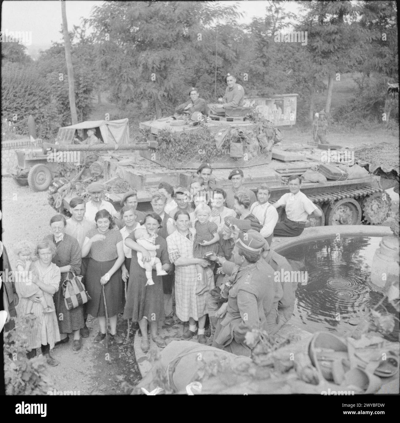 Cromwell tank 1944 hi-res stock photography and images - Alamy