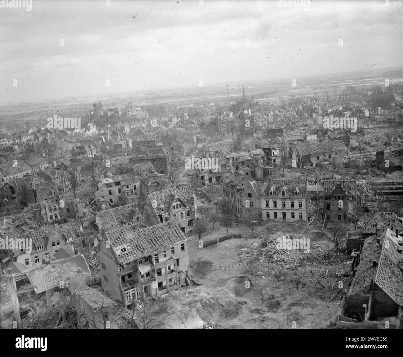 ROYAL AIR FORCE 1939-1945: BOMBER COMMAND - The German town of Kleve ...