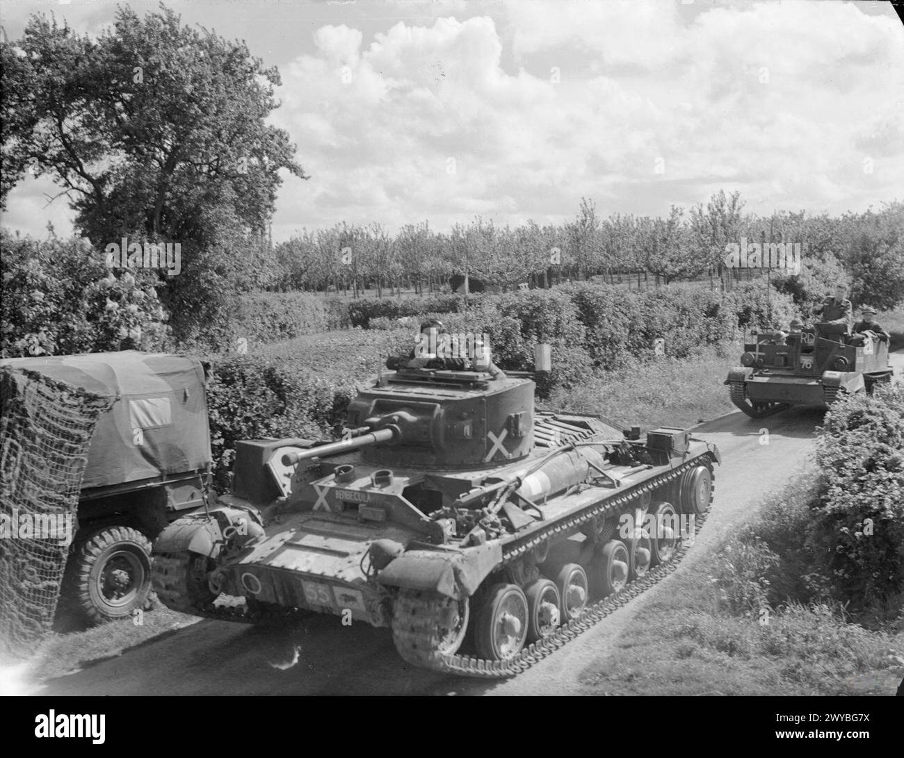 THE BRITISH ARMY IN THE UNITED KINGDOM 1939-45 - Valentine tank of 11th ...