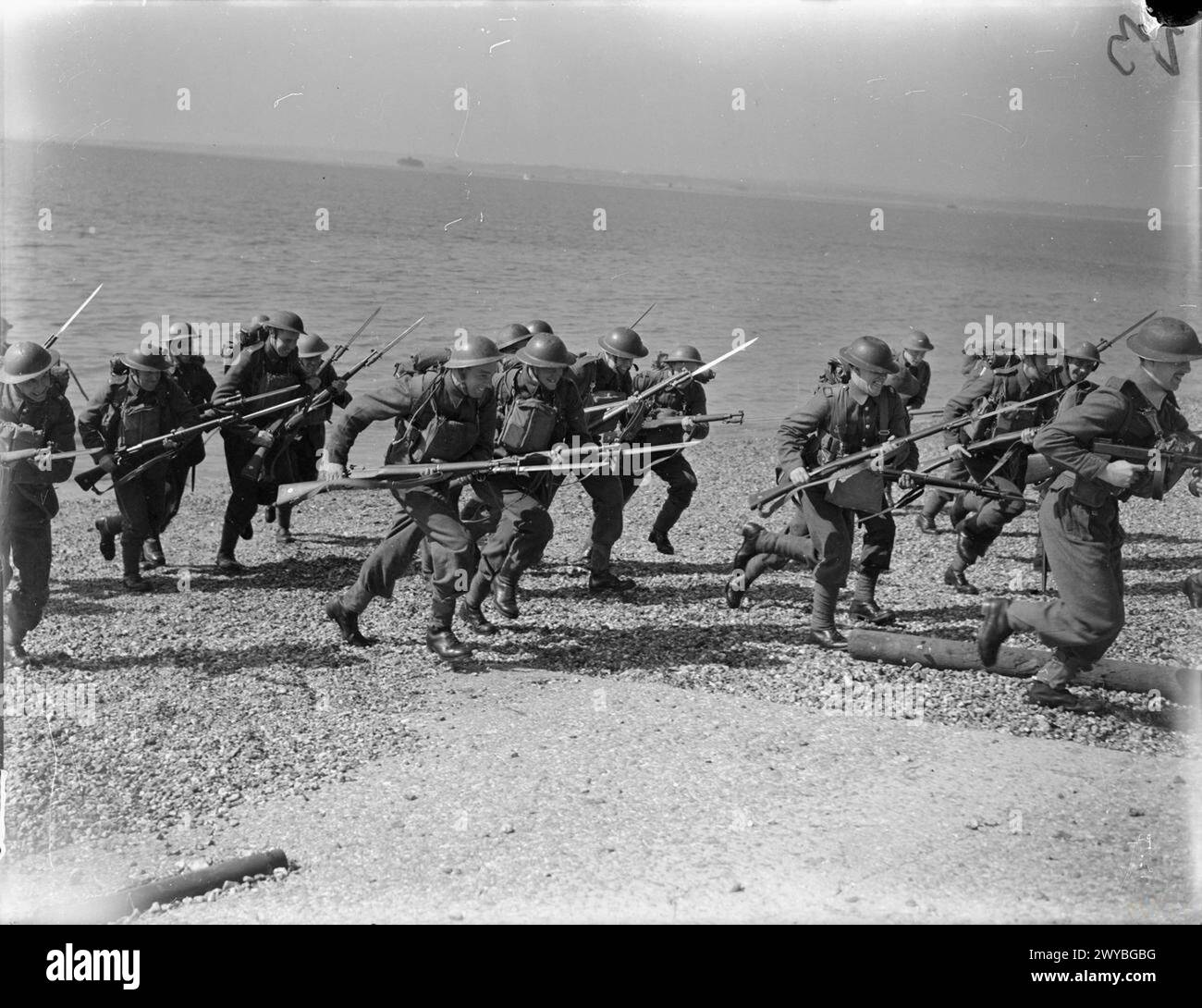 THE ROYAL NAVY DURING THE SECOND WORLD WAR - The advance party storm up ...