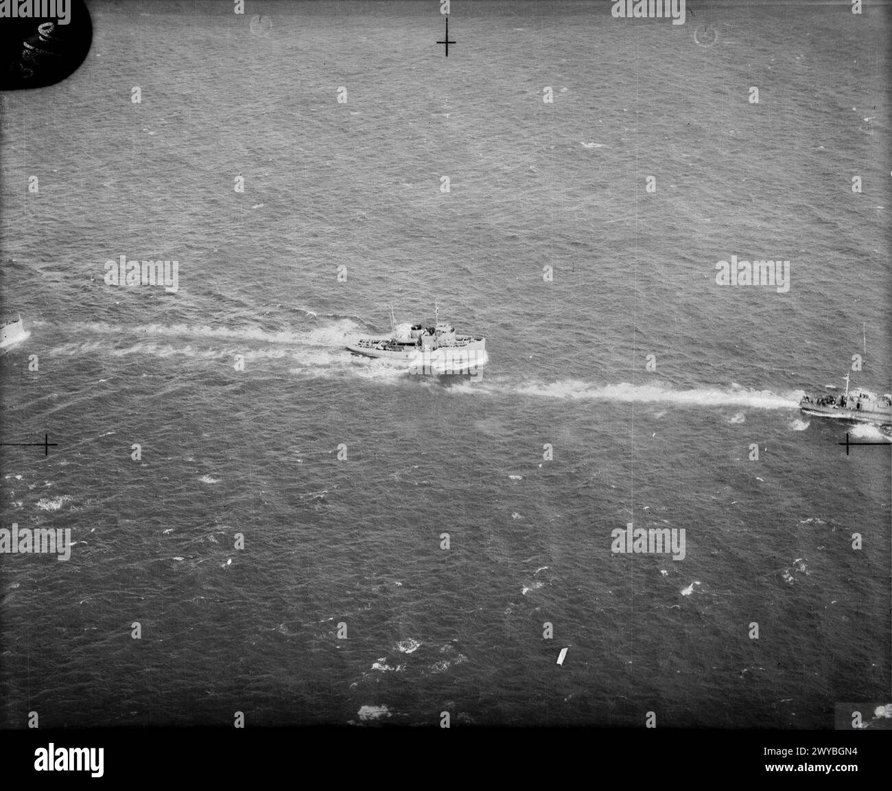B.A.T. - Underway at sea. , Royal Navy, HMS B7, Submarine, (1905 Stock Photo - Alamy