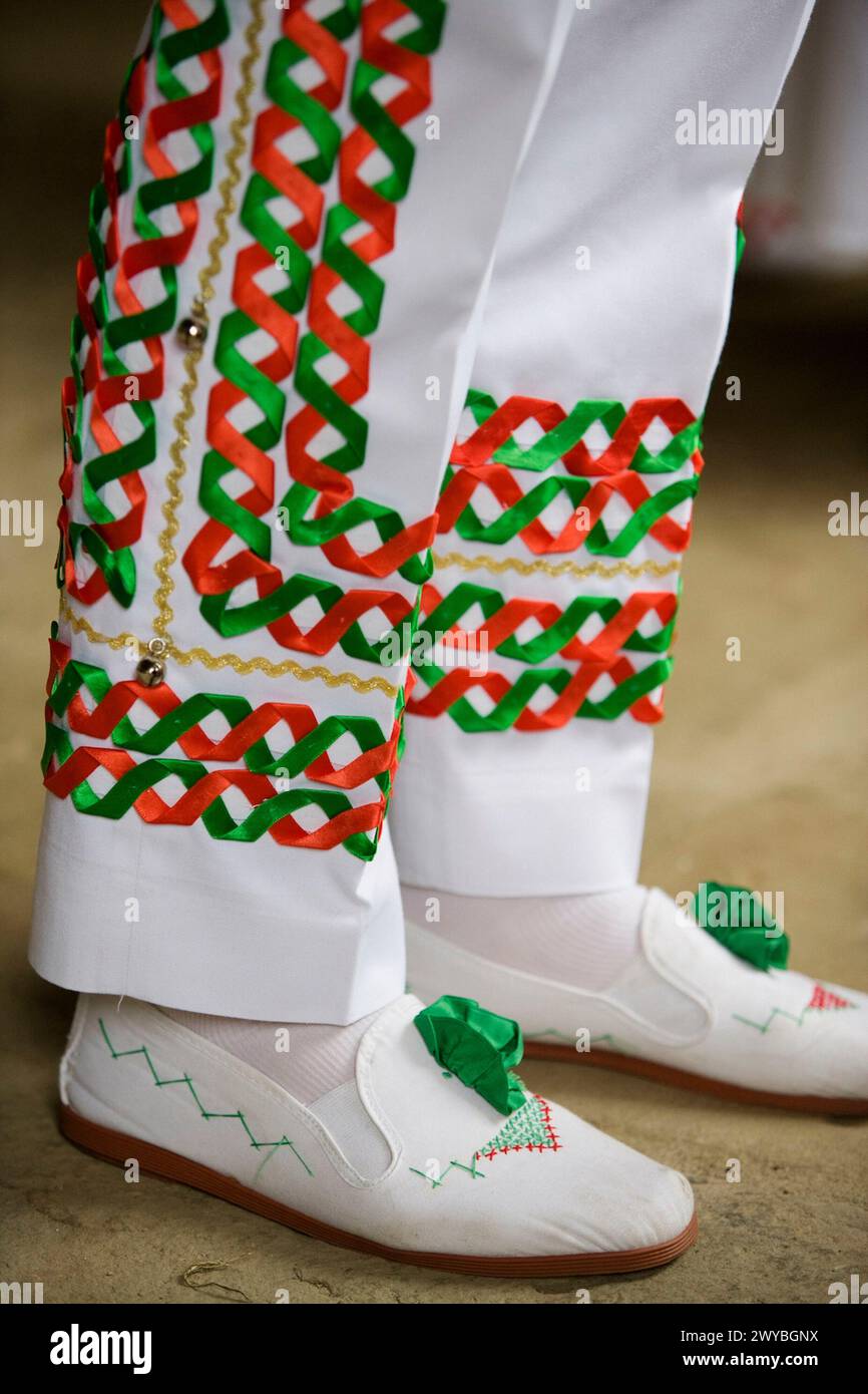 Basque dancers spain hi-res stock photography and images - Alamy