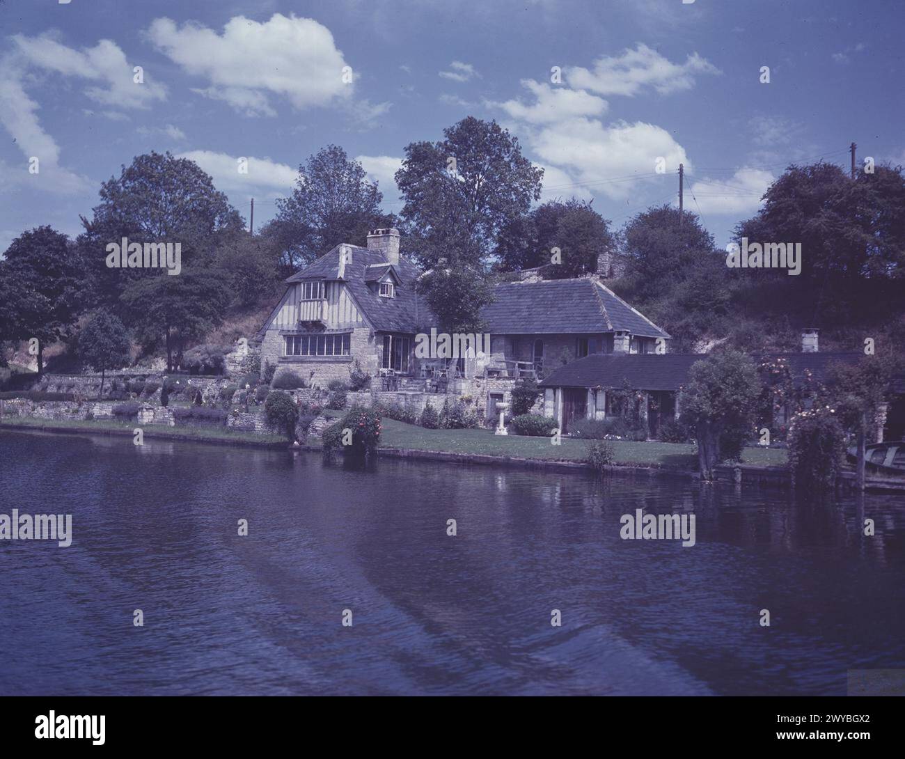 Large house on the River Thames, Oxfordshire, photographed by USAAF 7th ...
