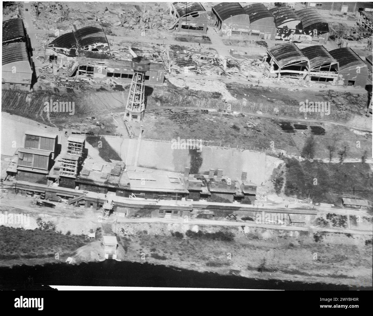 ROYAL AIR FORCE: OPERATIONS BY THE PHOTOGRAPHIC RECONNAISSANCE UNITS ...