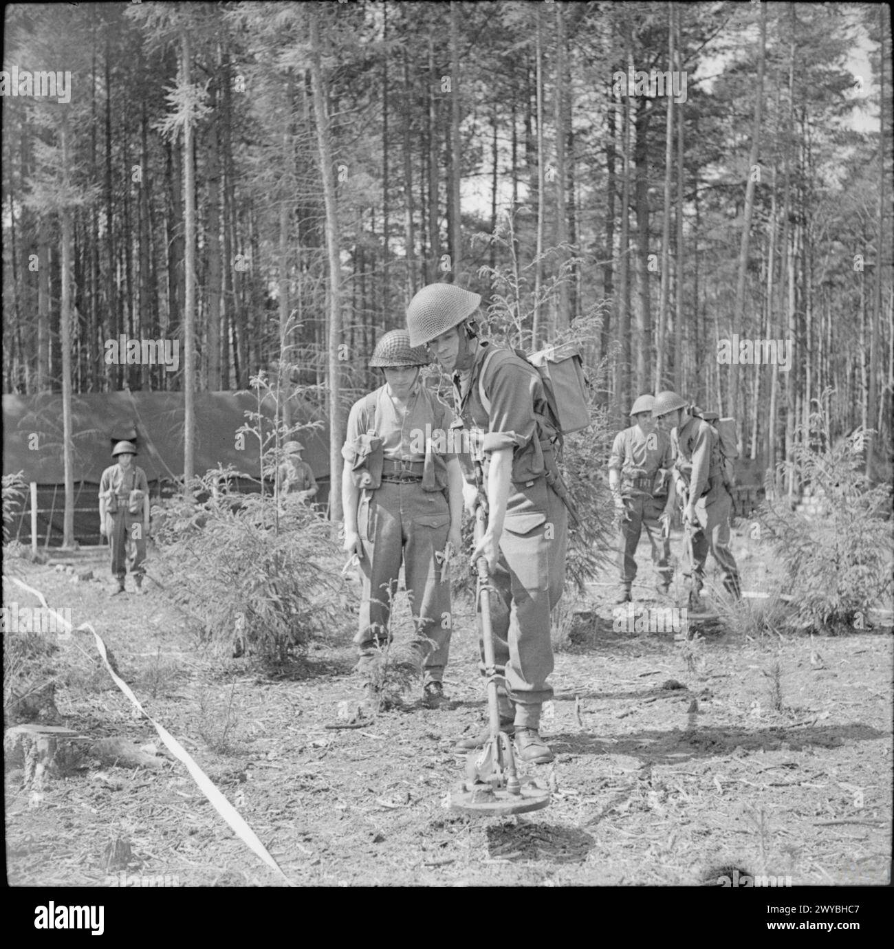 THE BRITISH ARMY IN THE UNITED KINGDOM 1939-45 - Troops of 1st ...