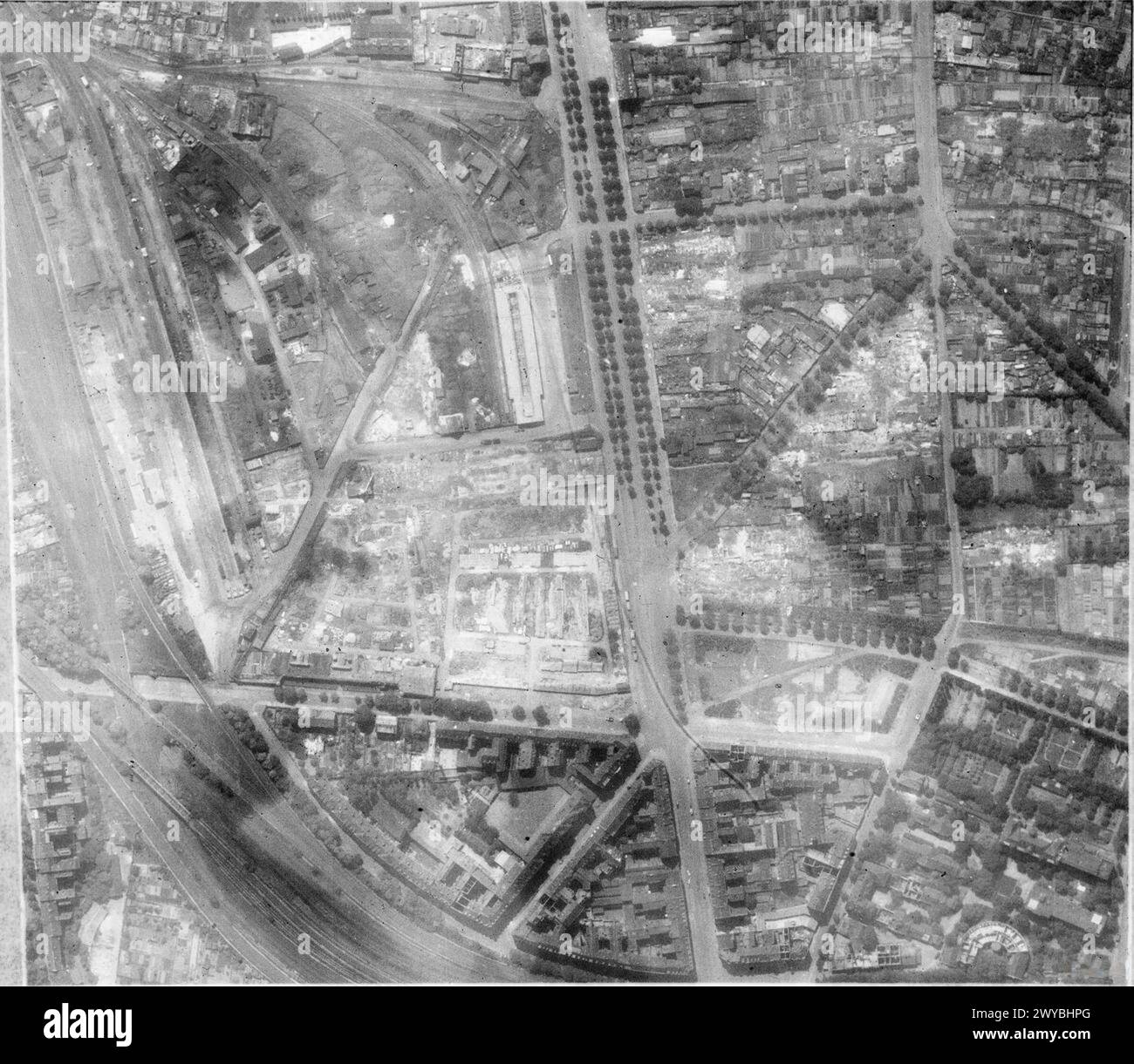 ROYAL AIR FORCE: OPERATIONS BY THE PHOTOGRAPHIC RECONNAISSANCE UNITS ...