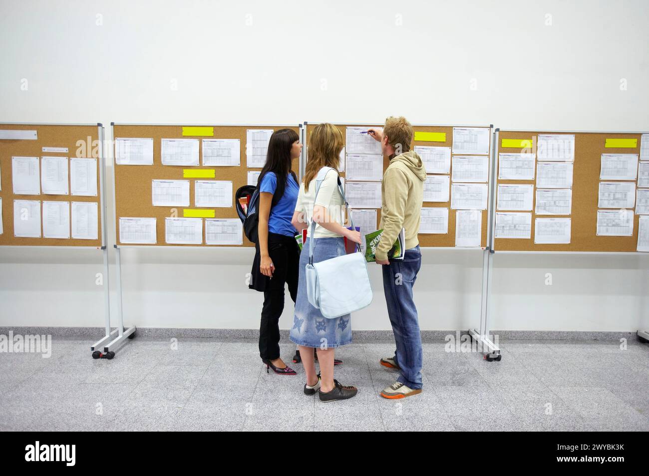 Reading notice board school hi-res stock photography and images - Alamy