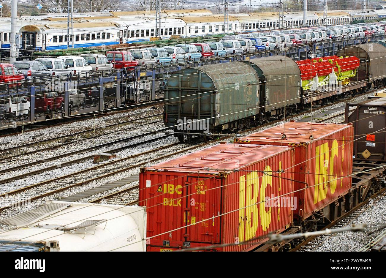 Freight trains. Irun. Guipúzcoa (Spanish-French border Stock Photo - Alamy