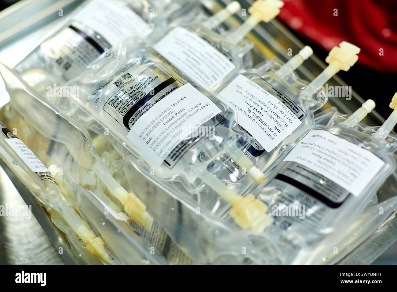 Preparation of drugs, Clean room, Pharmacy, Hospital Donostia, San ...